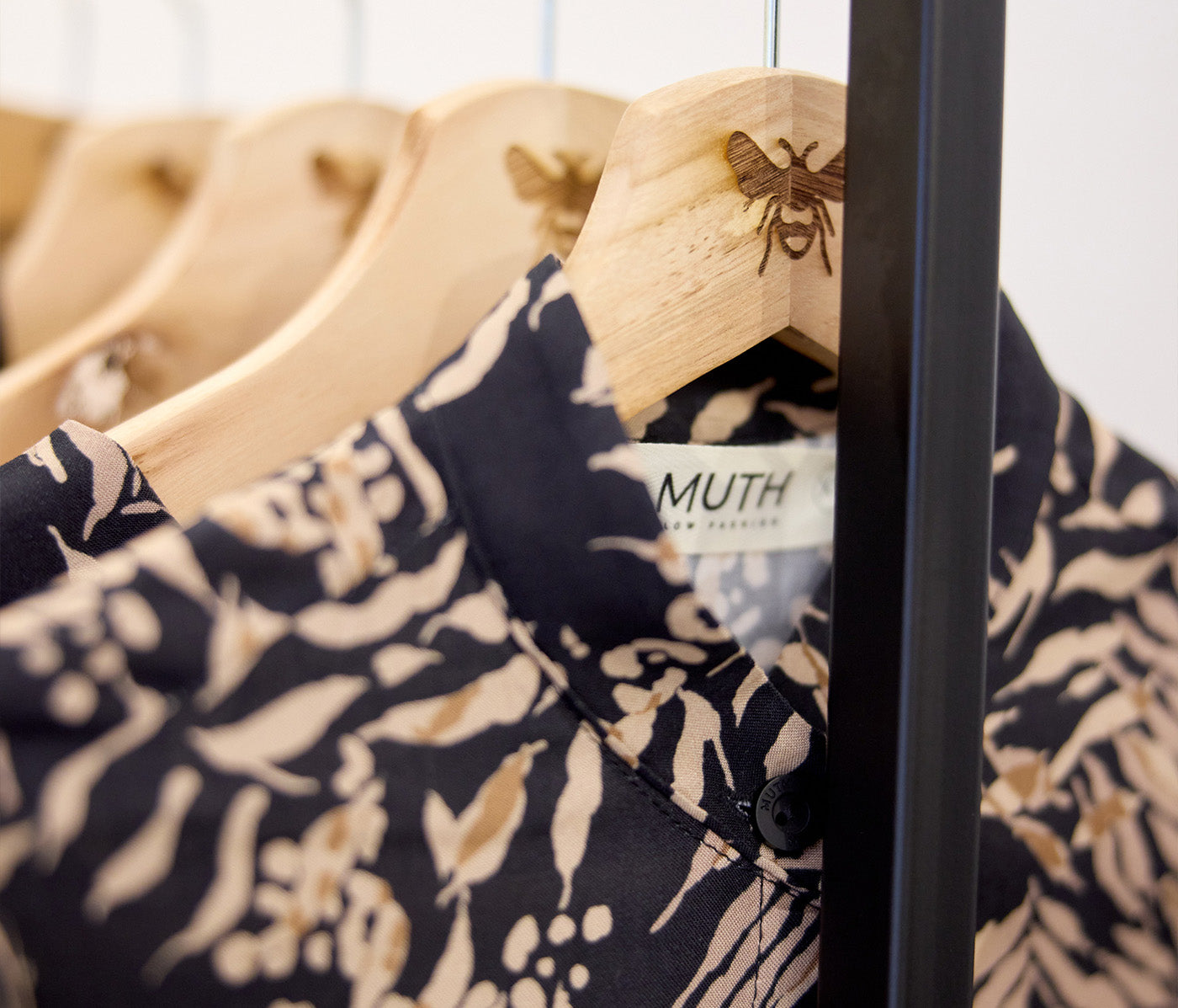 Cuida tus prendas de viscosa: 5 consejos para mantener tu ropa MUTH co